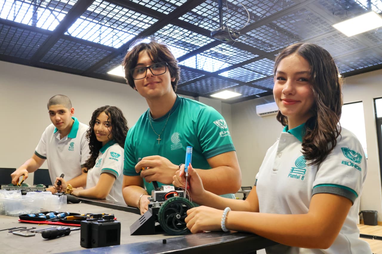 Estudiantes y docentes del Cobach reciben becas para capacitarse en IA ...