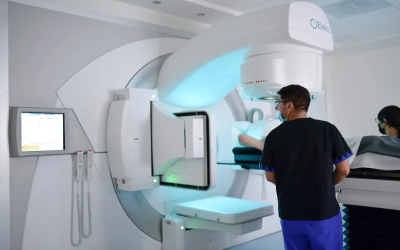 Nuevo acelerador lineal para tratamiento de cáncer iniciará operaciones ...